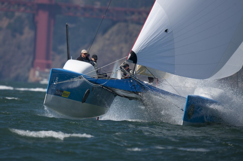 Catamaran America’s Cup 2012 – Pegasus-AI