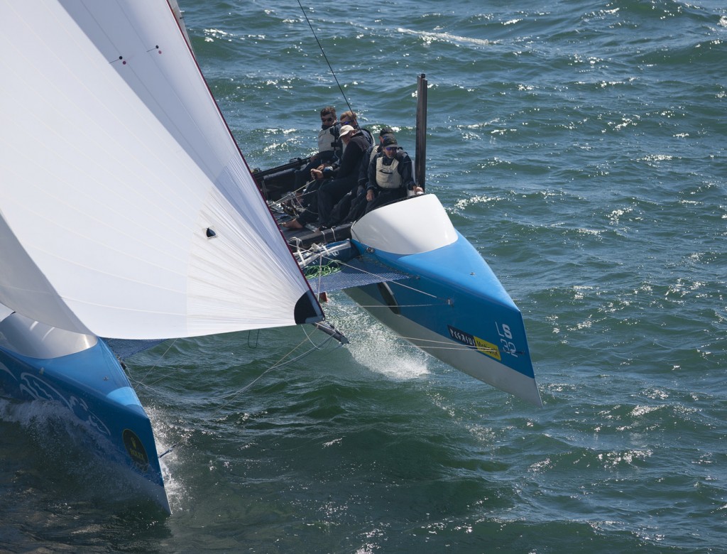 Catamaran America’s Cup 2012 – Pegasus-AI